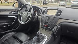 Black Opel Insignia 2012 in Riga, with an engine capacity of 2.00 L and mileage of 281 thousand km for 3950 €, photo 15 on AUTOMOTO.COM.LV