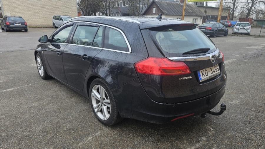 Black Opel Insignia 2012 in Riga, with an engine capacity of 2.00 L and mileage of 281 thousand km for 3950 €, photo 21 on AUTOMOTO.COM.LV