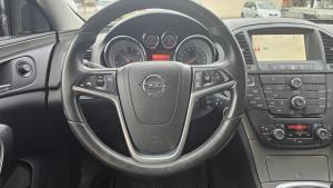 Black Opel Insignia 2012 in Riga, with an engine capacity of 2.00 L and mileage of 281 thousand km for 3950 €, photo 9 on AUTOMOTO.COM.LV