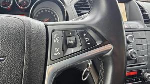 Black Opel Insignia 2012 in Riga, with an engine capacity of 2.00 L and mileage of 281 thousand km for 3950 €, photo 10 on AUTOMOTO.COM.LV