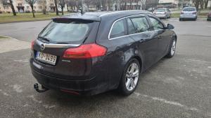 Black Opel Insignia 2012 in Riga, with an engine capacity of 2.00 L and mileage of 281 thousand km for 3950 €, photo 19 on AUTOMOTO.COM.LV