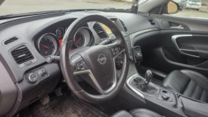 Black Opel Insignia 2012 in Riga, with an engine capacity of 2.00 L and mileage of 281 thousand km for 3950 €, photo 24 on AUTOMOTO.COM.LV