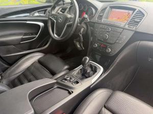 Black Opel Insignia 2012 in Vilnius, with an engine capacity of 1.96 L and mileage of 200 thousand km for 4444 €, photo 13 on AUTOMOTO.COM.LV