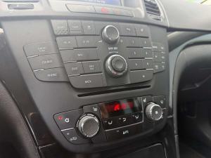 Black Opel Insignia 2012 in Vilnius, with an engine capacity of 1.96 L and mileage of 200 thousand km for 4444 €, photo 18 on AUTOMOTO.COM.LV