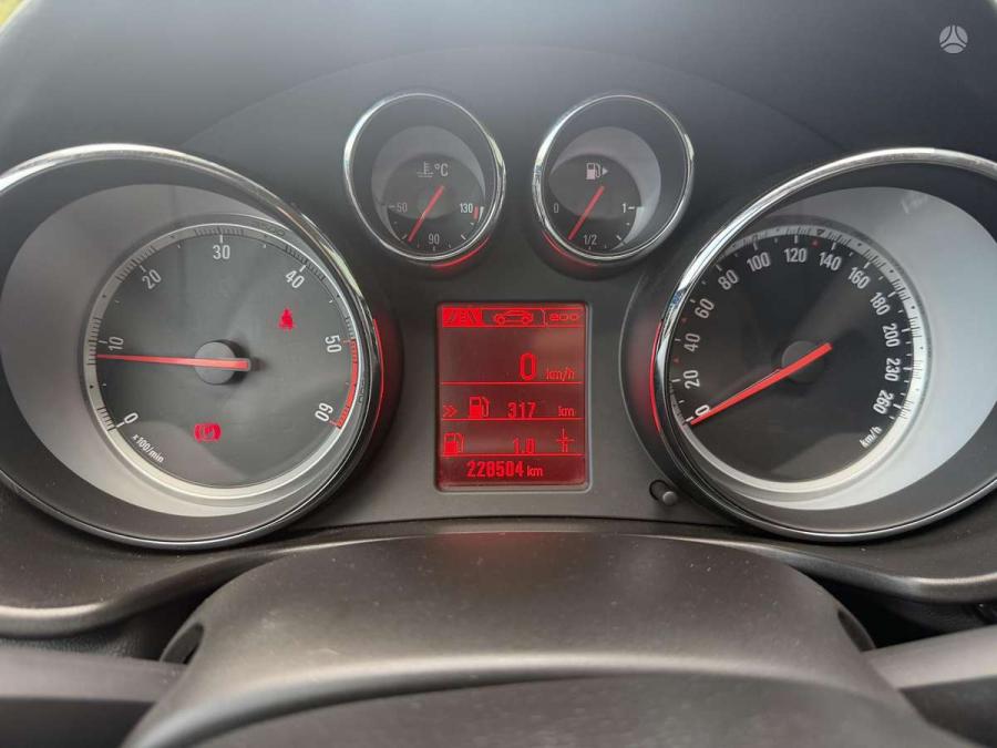Black Opel Insignia 2012 in Vilnius, with an engine capacity of 1.96 L and mileage of 200 thousand km for 4444 €, photo 22 on AUTOMOTO.COM.LV