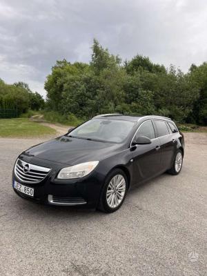 Black Opel Insignia 2012 in Kretinga, with an engine capacity of 1.96 L and mileage of 394 thousand km for 2999 €, photo 3 on AUTOMOTO.COM.LV