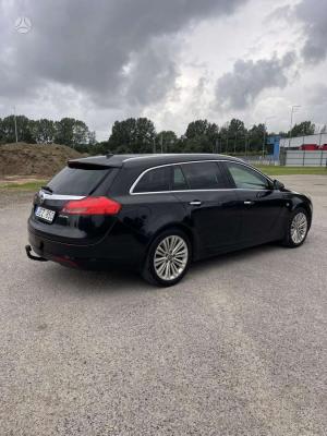 Black Opel Insignia 2012 in Kretinga, with an engine capacity of 1.96 L and mileage of 394 thousand km for 2999 €, photo 5 on AUTOMOTO.COM.LV