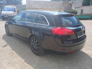 Black Opel Insignia 2012 in Kelme, with an engine capacity of 1.96 L and mileage of 266 thousand km for 3000 €, photo 4 on AUTOMOTO.COM.LV