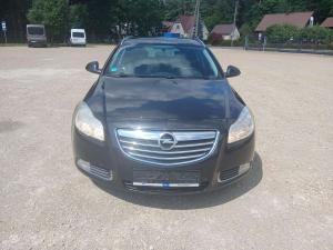 Black Opel Insignia 2012 in Kelme, with an engine capacity of 1.96 L and mileage of 266 thousand km for 3000 €, photo 6 on AUTOMOTO.COM.LV