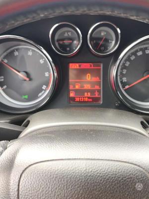 Melns Opel Insignia 2012 Kauņa, ar dzinēja tilpumu 1.96 L un nobraukumu 301 tūkst. km par 2899 €, foto 14 vietnē AUTOMOTO.COM.LV
