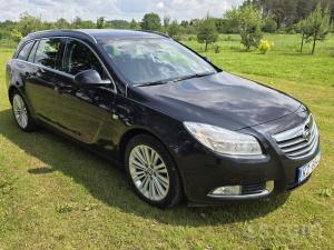 Black Opel Insignia 2012 in Jekabpils, with an engine capacity of 2.00 L and mileage of 287 thousand km for 4250 €, photo  on AUTOMOTO.COM.LV