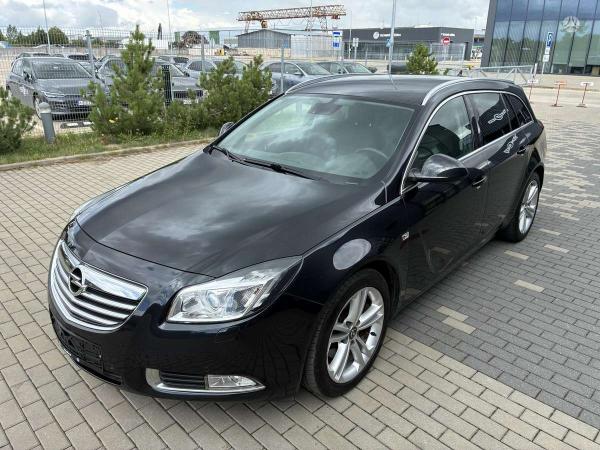Melns Opel Insignia 2012 Šauļi, ar dzinēja tilpumu 1.96 L un nobraukumu 298 tūkst. km par 3750 €, foto 1 vietnē AUTOMOTO.COM.LV