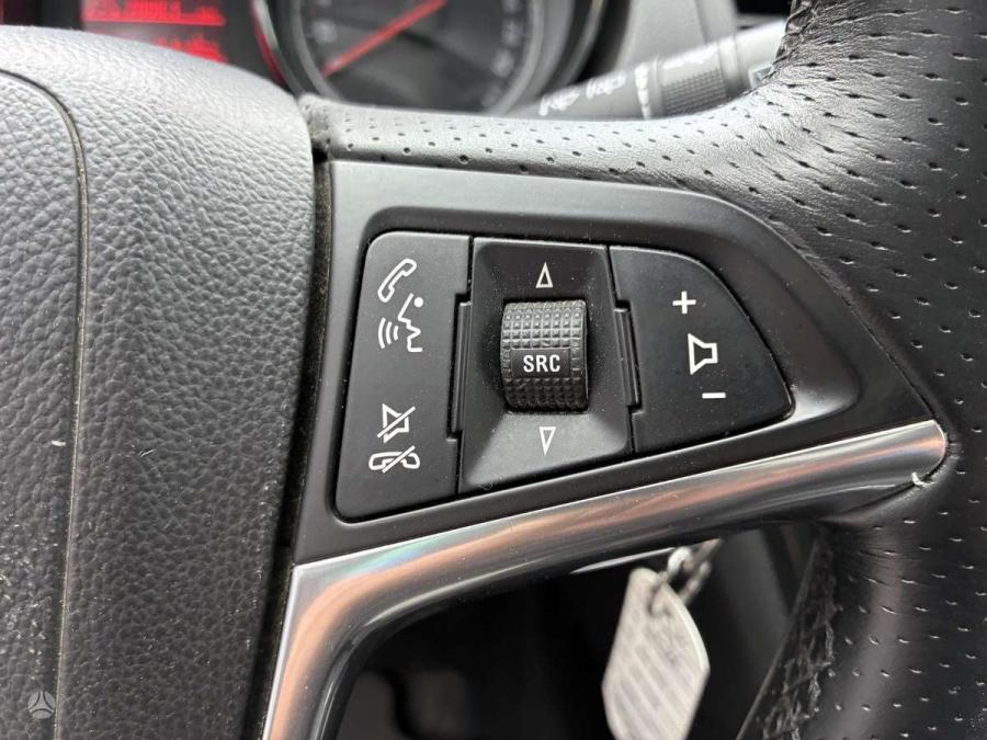 Melns Opel Insignia 2012 Šauļi, ar dzinēja tilpumu 1.96 L un nobraukumu 298 tūkst. km par 3750 €, foto 19 vietnē AUTOMOTO.COM.LV