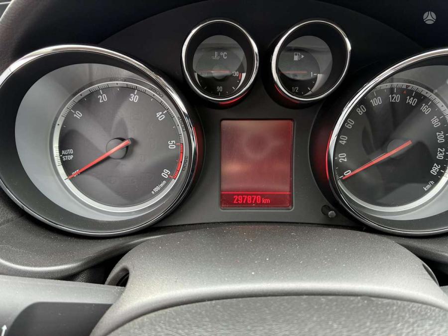 Melns Opel Insignia 2012 Šauļi, ar dzinēja tilpumu 1.96 L un nobraukumu 298 tūkst. km par 3750 €, foto 21 vietnē AUTOMOTO.COM.LV