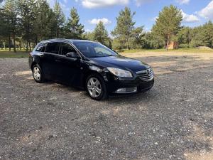 Black Opel Insignia 2012 in Jonava, with an engine capacity of 1.36 L and mileage of 217 thousand km for 2650 €, photo 4 on AUTOMOTO.COM.LV