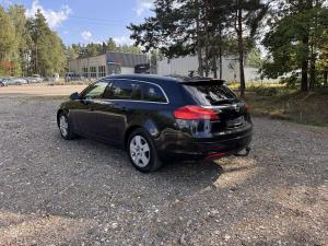 Black Opel Insignia 2012 in Jonava, with an engine capacity of 1.36 L and mileage of 217 thousand km for 2650 €, photo 8 on AUTOMOTO.COM.LV