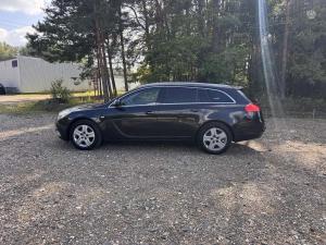Black Opel Insignia 2012 in Jonava, with an engine capacity of 1.36 L and mileage of 217 thousand km for 2650 €, photo 9 on AUTOMOTO.COM.LV