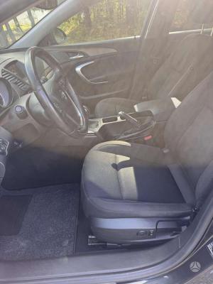 Black Opel Insignia 2012 in Jonava, with an engine capacity of 1.36 L and mileage of 217 thousand km for 2650 €, photo 10 on AUTOMOTO.COM.LV