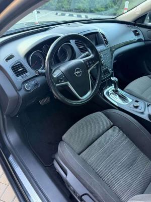 Black Opel Insignia 2012 in Vilnius, with an engine capacity of 1.96 L and mileage of 206 thousand km for 1850 €, photo 7 on AUTOMOTO.COM.LV