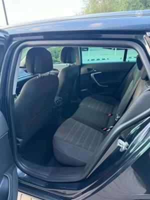 Black Opel Insignia 2012 in Vilnius, with an engine capacity of 1.96 L and mileage of 206 thousand km for 1850 €, photo 8 on AUTOMOTO.COM.LV
