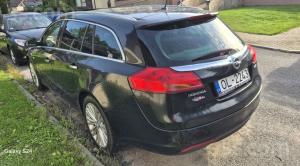 Black Opel Insignia 2012 in Riga, with an engine capacity of 2.00 L and mileage of 303 thousand km for 2500 €, photo 4 on AUTOMOTO.COM.LV