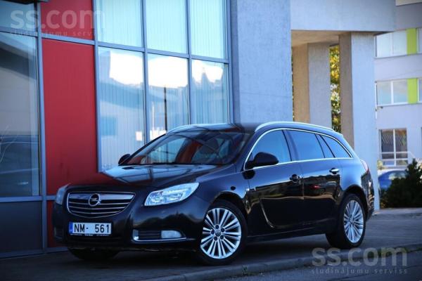 Opel Insignia 2012 Rīga vietnē Melns Opel Insignia 2012 Rīga, ar dzinēja tilpumu 2.00 L un nobraukumu 401 tūkst. km par 2495 €, foto 1 vietnē AUTOMOTO.COM.LV