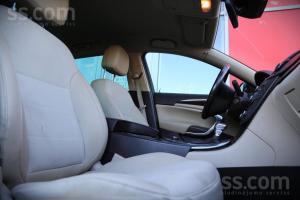 Black Opel Insignia 2012 in Riga, with an engine capacity of 2.00 L and mileage of 401 thousand km for 2495 €, photo 12 on AUTOMOTO.COM.LV