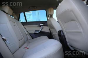 Black Opel Insignia 2012 in Riga, with an engine capacity of 2.00 L and mileage of 401 thousand km for 2495 €, photo 14 on AUTOMOTO.COM.LV