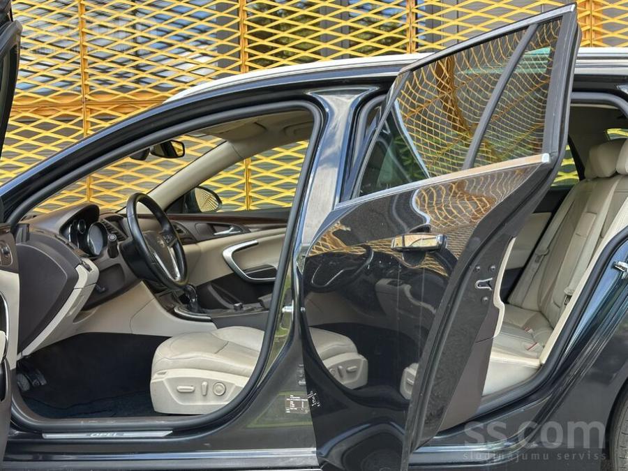 Melns Opel Insignia 2012 Ogre, ar dzinēja tilpumu 2.00 L un nobraukumu 197 tūkst. km par 5995 €, foto 10 vietnē AUTOMOTO.COM.LV