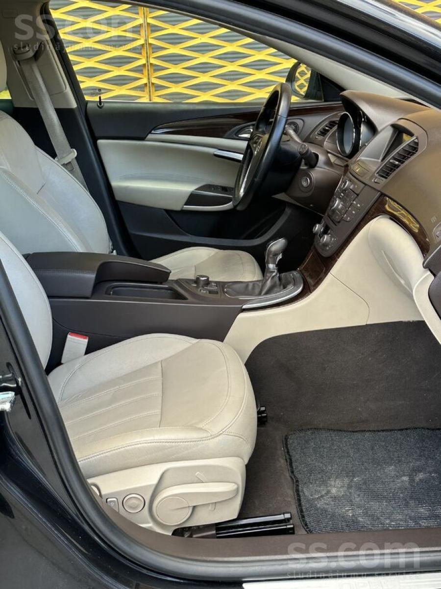 Melns Opel Insignia 2012 Ogre, ar dzinēja tilpumu 2.00 L un nobraukumu 197 tūkst. km par 5995 €, foto 16 vietnē AUTOMOTO.COM.LV