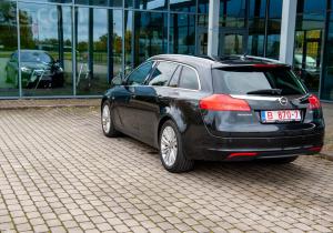 Melns Opel Insignia 2012 Cēsis, ar dzinēja tilpumu 2.00 L un nobraukumu 327 tūkst. km par 3450 €, foto 5 vietnē AUTOMOTO.COM.LV