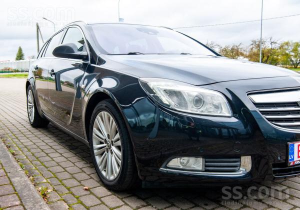 Опель Инсигния 2012 в Цесис на AUTOMOTO.COM.LV Черный Опель Инсигния 2012 в Цесис, объемом двигателя 2.00 л и пробегом 327 тыс. км за 3450 €, фото 9 на AUTOMOTO.COM.LV