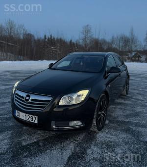 Black Opel Insignia 2013 in Rezekne, with an engine capacity of 2.00 L and mileage of 222 thousand km for 4750 €, photo  on AUTOMOTO.COM.LV