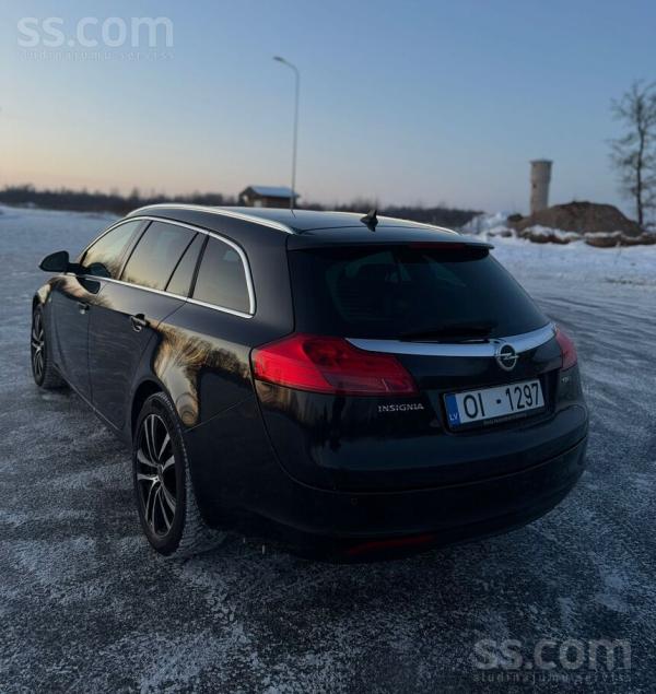 Black Opel Insignia 2013 in Rezekne, with an engine capacity of 2.00 L and mileage of 222 thousand km for 4750 €, photo 2 on AUTOMOTO.COM.LV