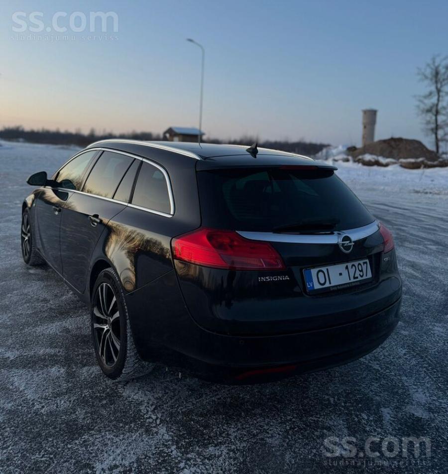 Melns Opel Insignia 2013 Rēzekne, ar dzinēja tilpumu 2.00 L un nobraukumu 222 tūkst. km par 4750 €, foto 2 vietnē AUTOMOTO.COM.LV