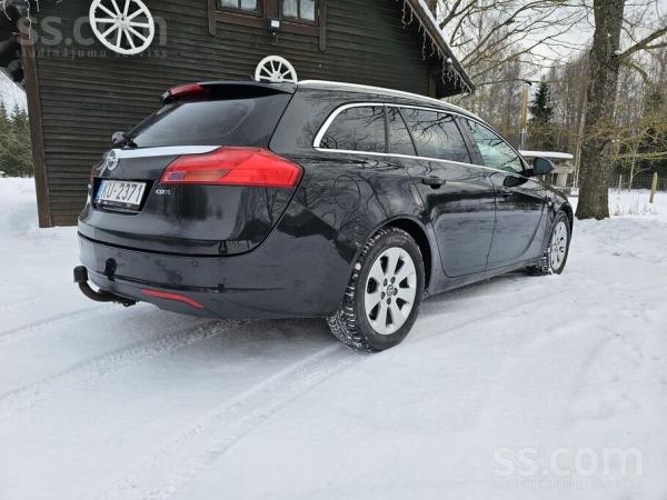 Black Opel Insignia 2013 in Valka, with an engine capacity of 2.00 L and mileage of 392 thousand km for 2550 €, photo 3 on AUTOMOTO.COM.LV