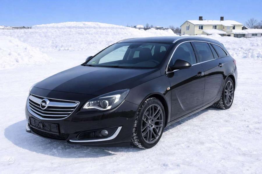 Black Opel Insignia 2013 in Siauliai, with an engine capacity of 1.96 L and mileage of 245 thousand km for 5700 €, photo 1 on AUTOMOTO.COM.LV