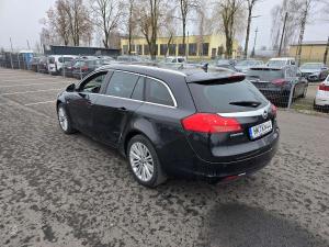 Black Opel Insignia 2013 in Marijampole, with an engine capacity of 1.96 L and mileage of 252 thousand km for 2200 €, photo 6 on AUTOMOTO.COM.LV