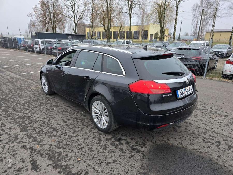 Black Opel Insignia 2013 in Marijampole, with an engine capacity of 1.96 L and mileage of 252 thousand km for 2200 €, photo 6 on AUTOMOTO.COM.LV