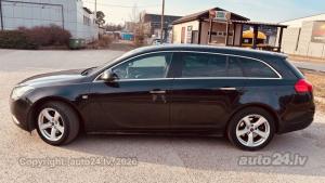 Black Opel Insignia 2013 in Tallinn, with an engine capacity of 2.00 L and mileage of 0 thousand km for 4999 €, photo 4 on AUTOMOTO.COM.LV