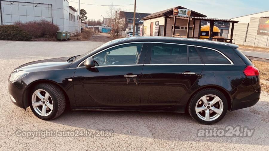 Black Opel Insignia 2013 in Tallinn, with an engine capacity of 2.00 L and mileage of 0 thousand km for 4999 €, photo 4 on AUTOMOTO.COM.LV