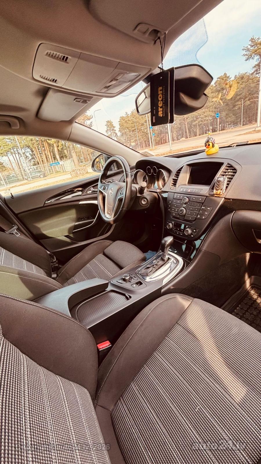 Black Opel Insignia 2013 in Tallinn, with an engine capacity of 2.00 L and mileage of 0 thousand km for 4999 €, photo 6 on AUTOMOTO.COM.LV