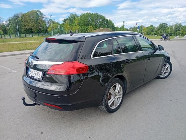 Black Opel Insignia 2013 in Vilnius, with an engine capacity of 2.00 L and mileage of 354 thousand km for 3900 €, photo 5 on AUTOMOTO.COM.LV