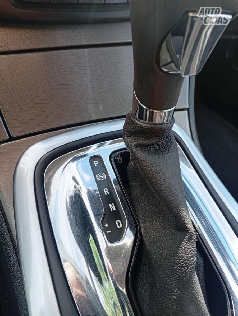 Black Opel Insignia 2013 in Vilnius, with an engine capacity of 2.00 L and mileage of 354 thousand km for 3900 €, photo 33 on AUTOMOTO.COM.LV