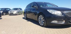 Black Opel Insignia 2013 in Kedainiai, with an engine capacity of 2.00 L and mileage of 278 thousand km for 3350 €, photo 4 on AUTOMOTO.COM.LV