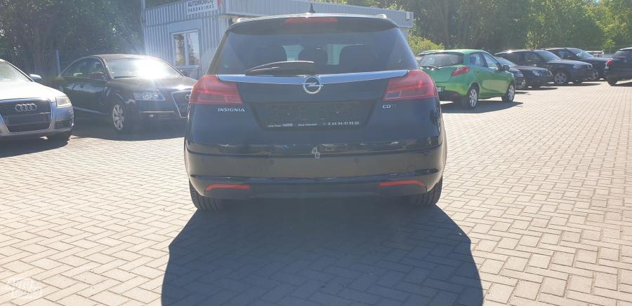 Black Opel Insignia 2013 in Kedainiai, with an engine capacity of 2.00 L and mileage of 278 thousand km for 3350 €, photo 7 on AUTOMOTO.COM.LV