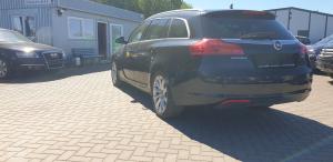 Black Opel Insignia 2013 in Kedainiai, with an engine capacity of 2.00 L and mileage of 278 thousand km for 3350 €, photo 8 on AUTOMOTO.COM.LV