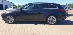 Black Opel Insignia 2013 in Kedainiai, with an engine capacity of 2.00 L and mileage of 278 thousand km for 3350 €, photo 9 on AUTOMOTO.COM.LV