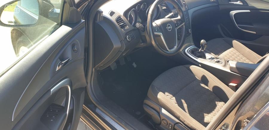 Black Opel Insignia 2013 in Kedainiai, with an engine capacity of 2.00 L and mileage of 278 thousand km for 3350 €, photo 15 on AUTOMOTO.COM.LV