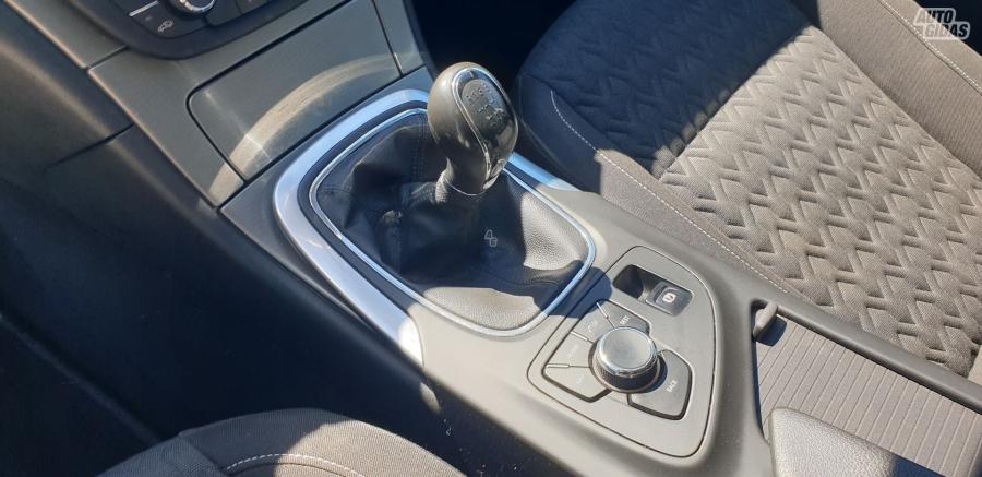 Black Opel Insignia 2013 in Kedainiai, with an engine capacity of 2.00 L and mileage of 278 thousand km for 3350 €, photo 16 on AUTOMOTO.COM.LV
